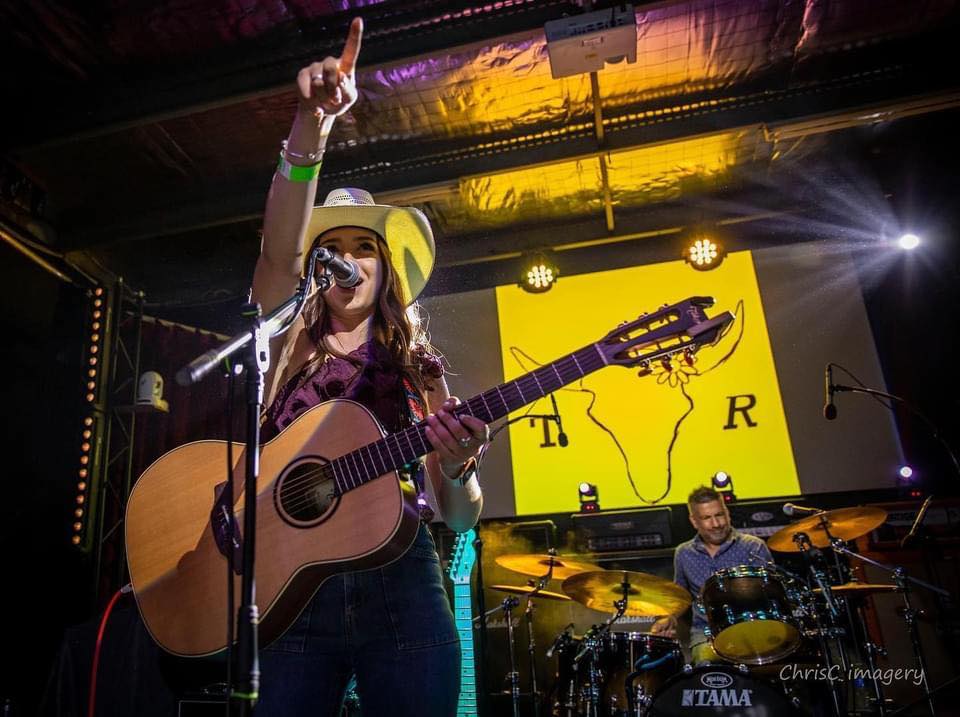 Tyla Rodrigues - Missed Calls - 8CCC Radio