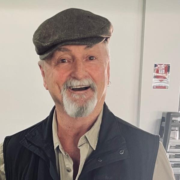 Col Elliott - It's A Feelin - 8CCC Radio