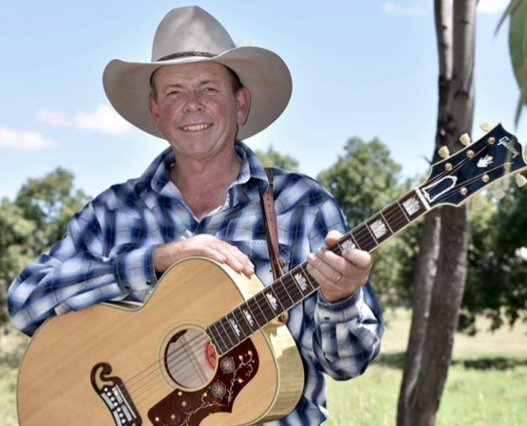 Dean Perrett - Walkabout Waters - 8CCC Radio