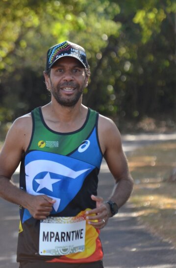 Western Arrernte marathon runner runs the Cadbury Marathon, Hobart ...
