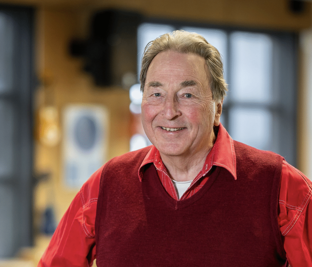 Mparntwe Speaks: Professor Paul Memmott - Owen Kelly - 8CCC Radio